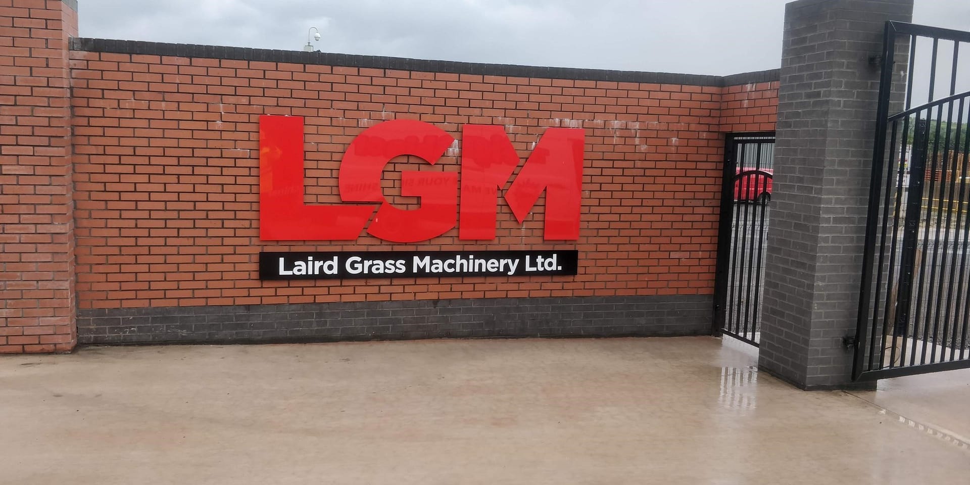 Sign Making - The Sign Shiner